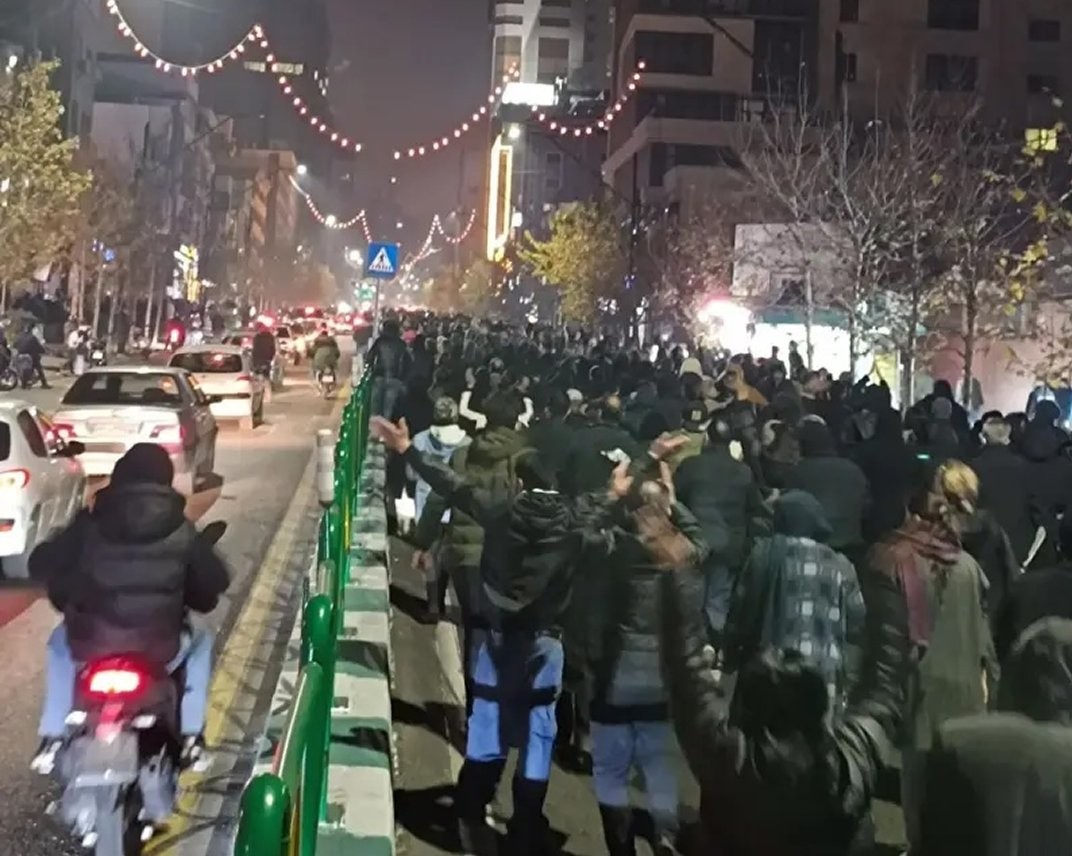 New protests erupt in Iran despite Internet shutdown – MDW Live! News ...